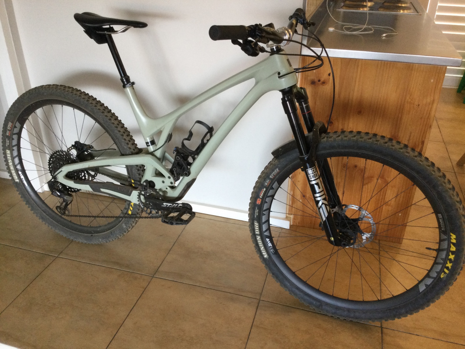 Evil Following V3 | Dual Suspension Mountain Bikes | Bike Hub