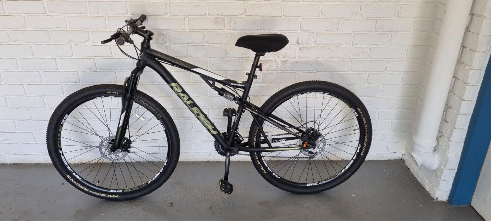 RALEIGH RACING 29" | Dual Suspension Mountain Bikes | Bike Hub