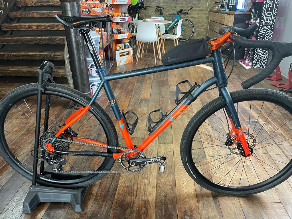 FARR OUT GRAVEL | Gravel Bikes | Bike Hub