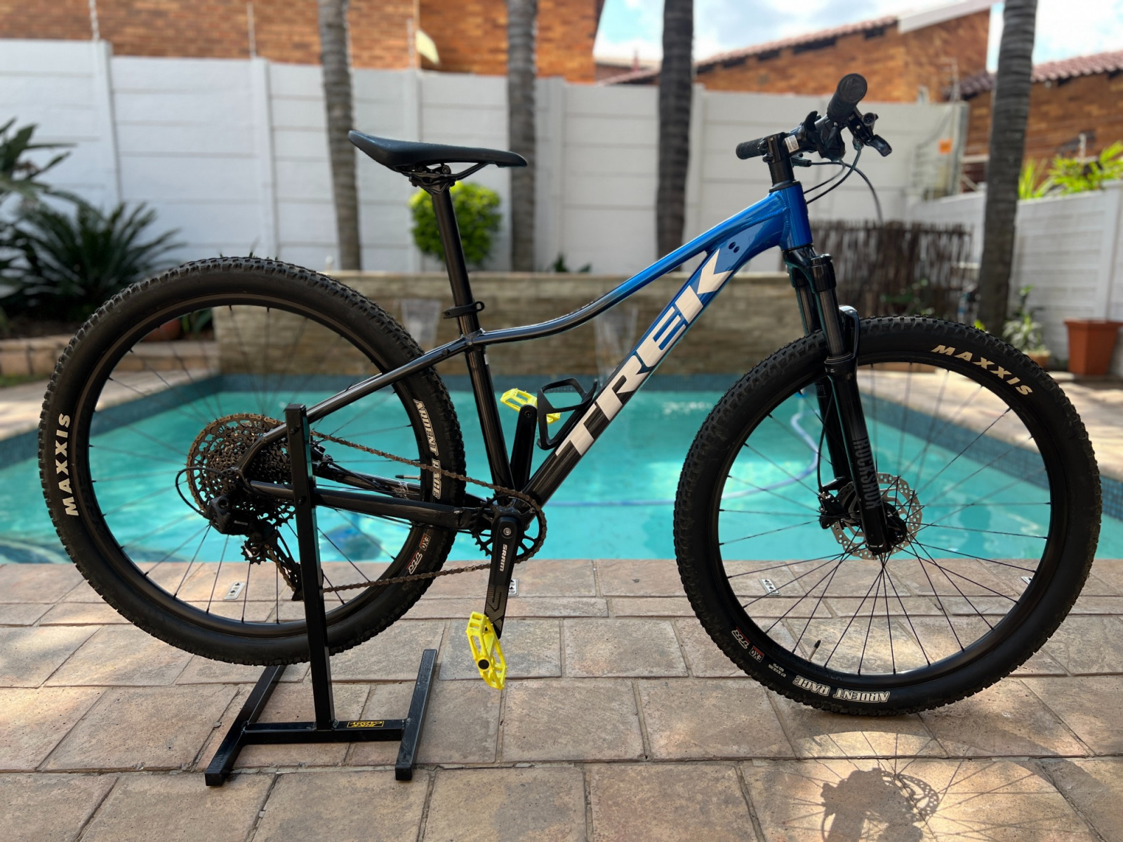 Trek Marlin 8 Gen 2 Small | Hardtail Mountain Bikes | Bike Hub