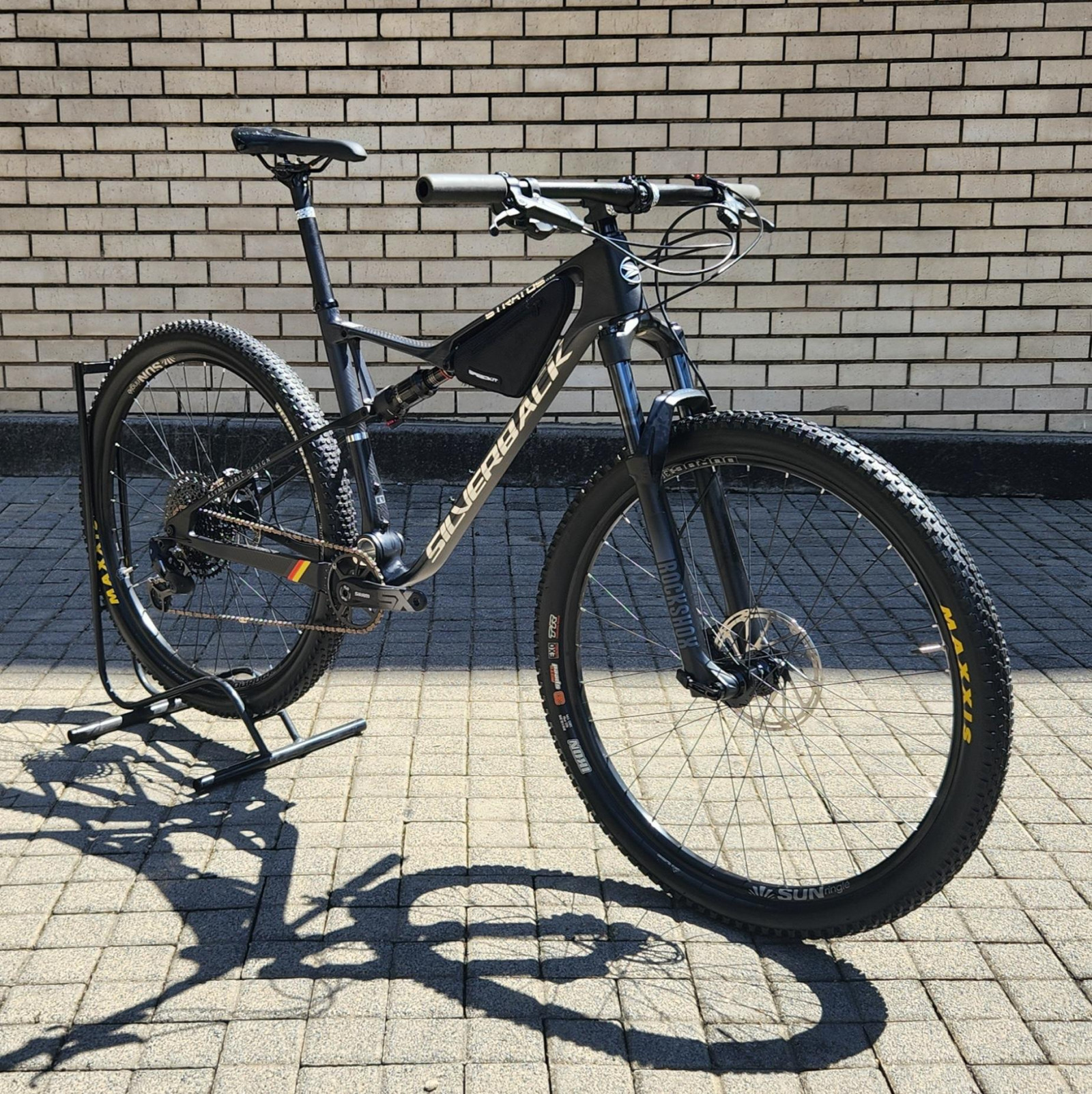 Silverback Stratos CF Elite | Dual Suspension Mountain Bikes | Bike Hub