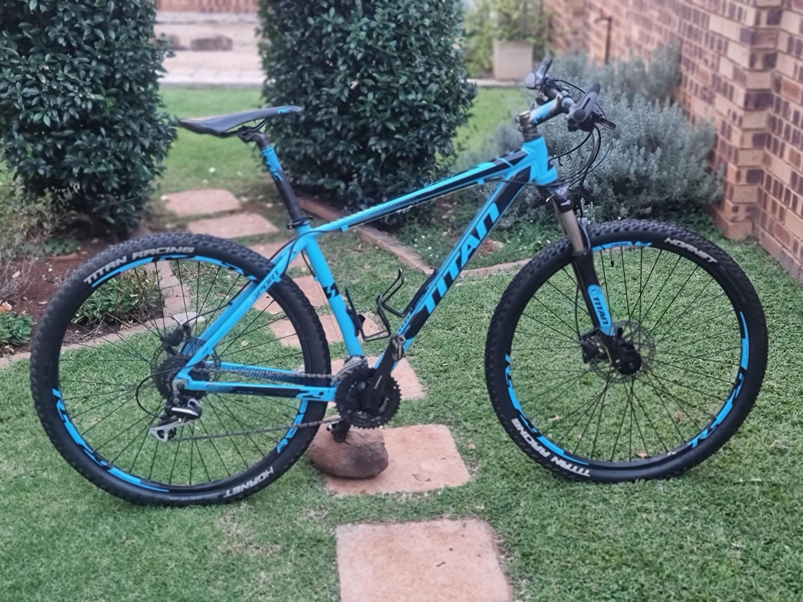 Titan Racing Sport 29er (M) | Hardtail Mountain Bikes | Bike Hub