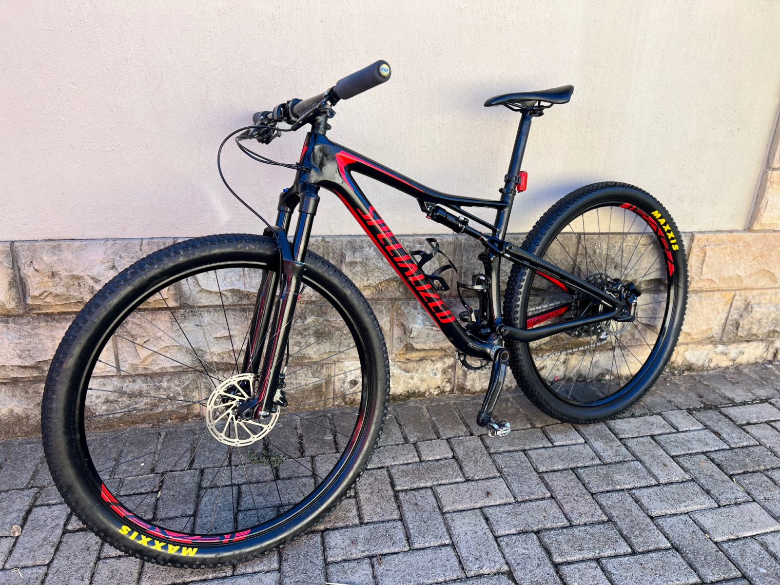 Specialized Epic Carbon Comp | Dual Suspension Mountain Bikes | Bike Hub