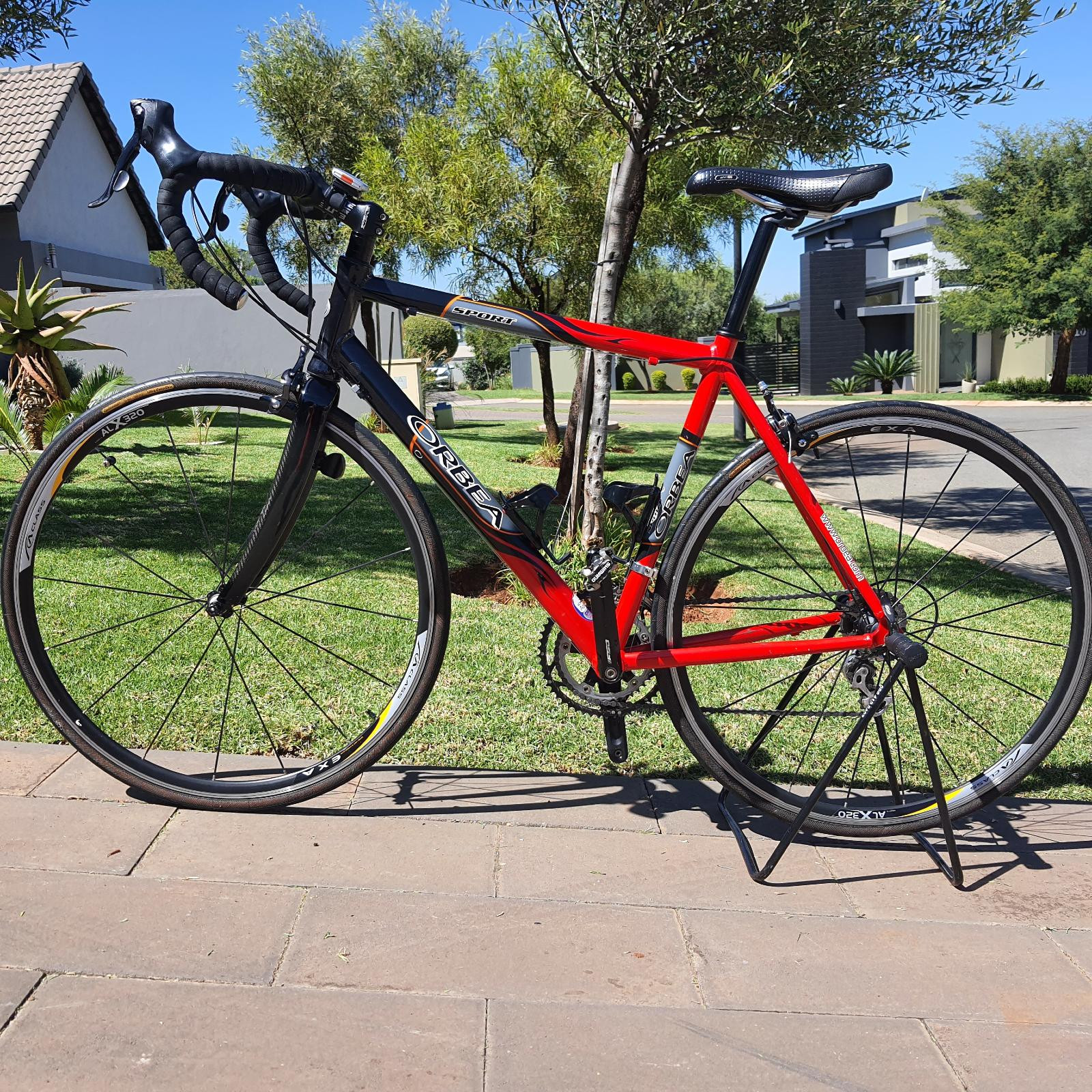 Orbea Sport Asphalt | Road Bikes | Bike Hub