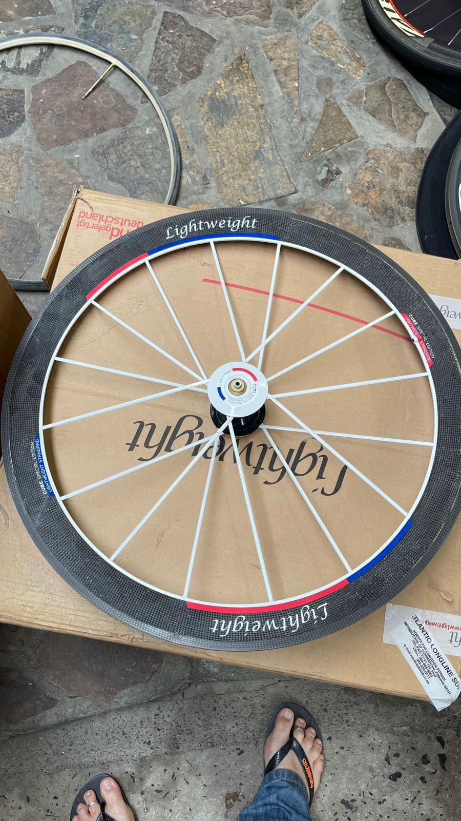 Front Lightweight wheel with tubby | Road Bike Wheels | Bike Hub