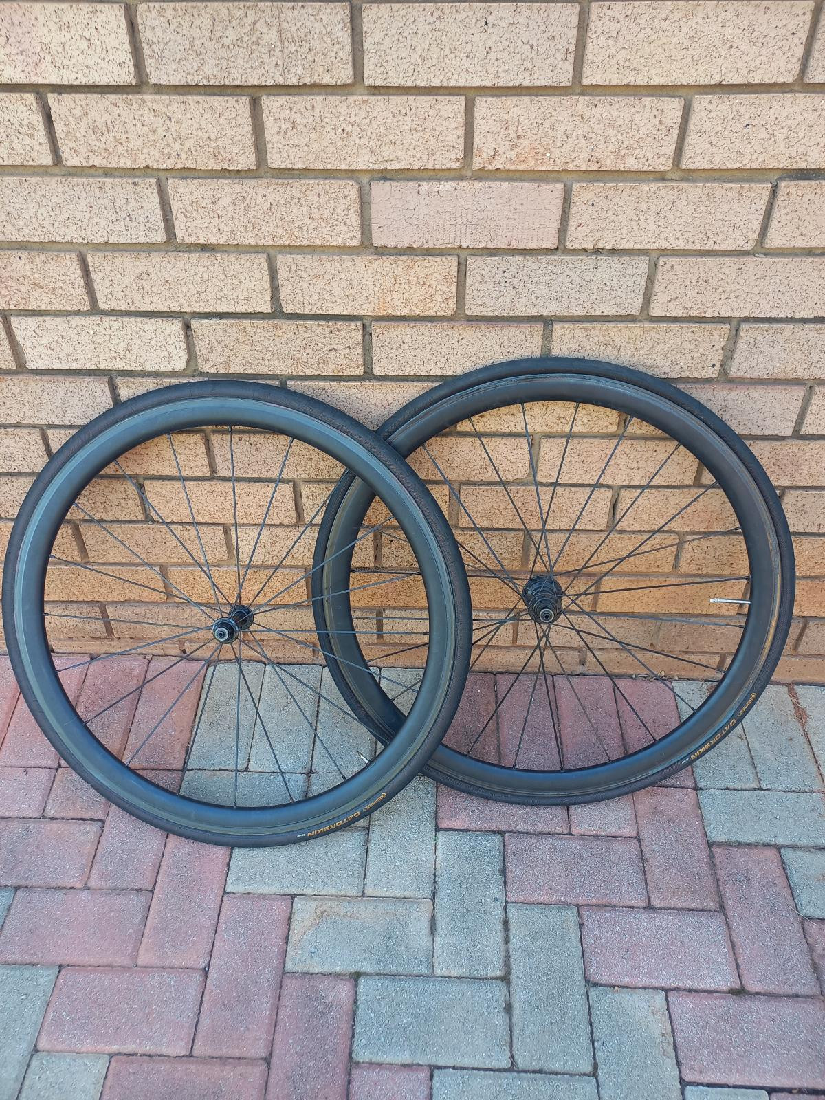 Only the front wheel | Road Bike Wheels | Bike Hub