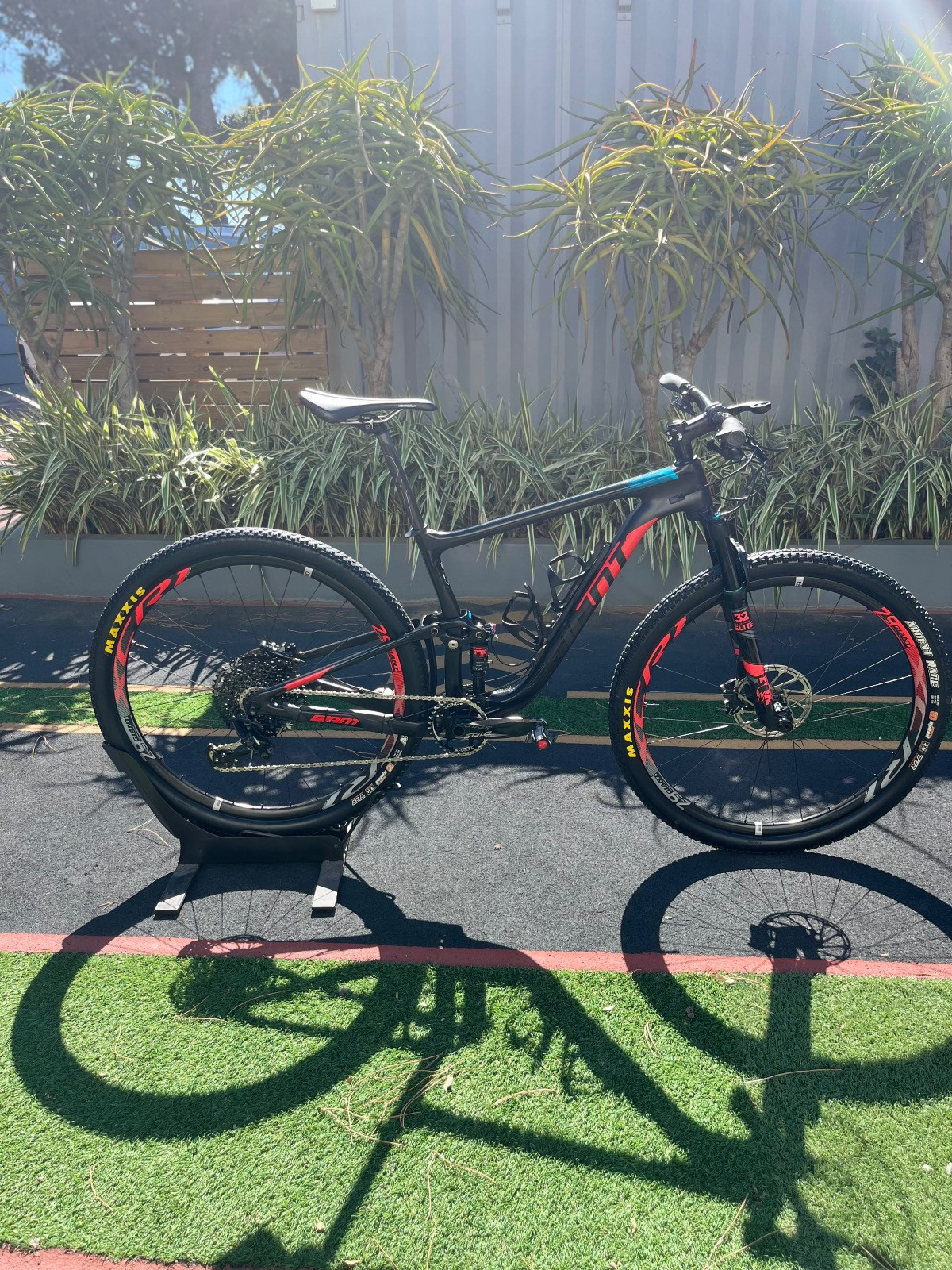 Giant Anthem - Medium | Bike Hub