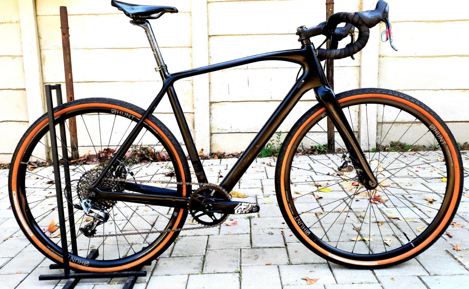 Open Mold Full Carbon Gravel bike (L) | Gravel Bikes | Bike Hub