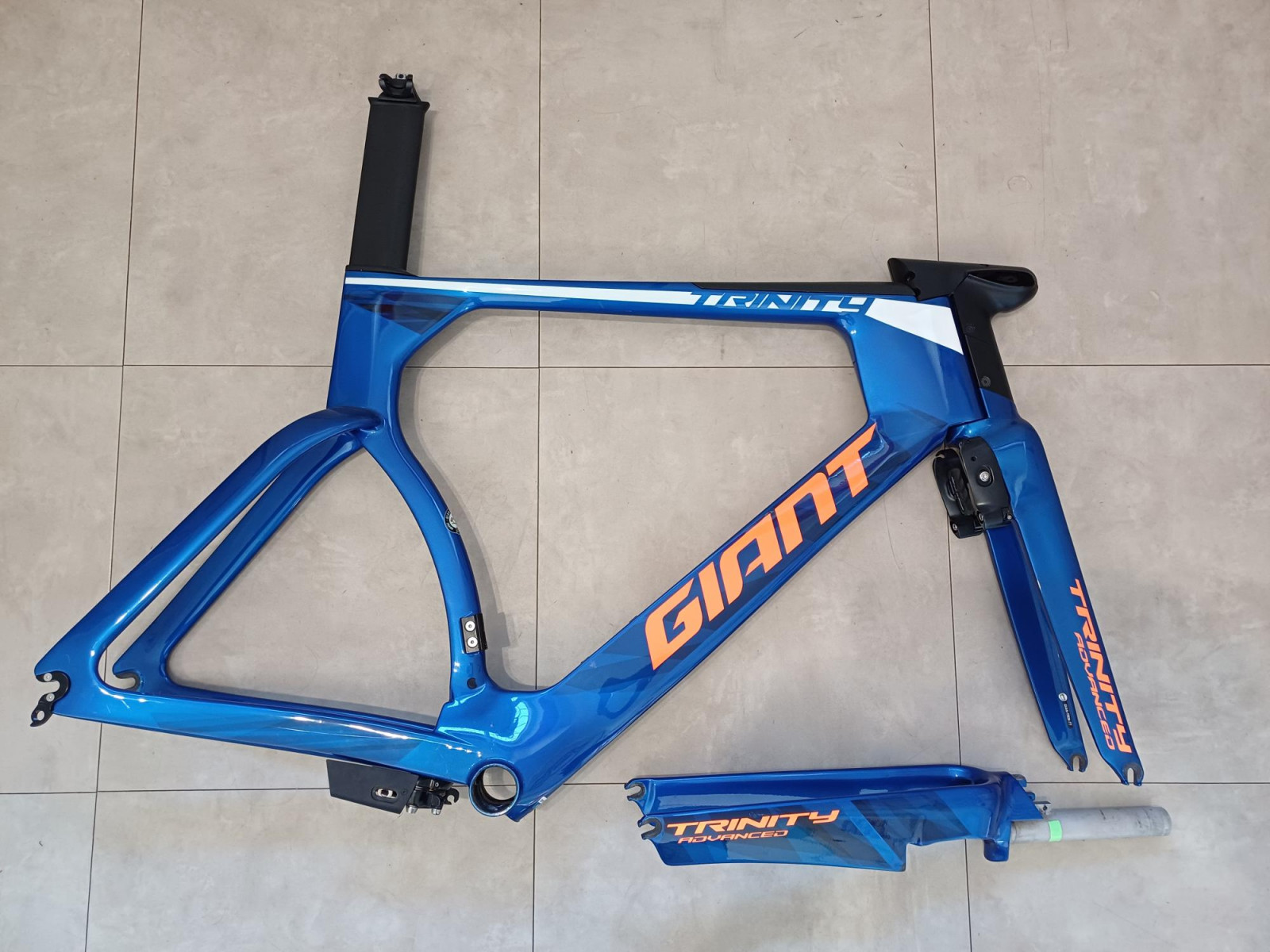 Giant Trinity 56cm Frameset | Triathlon & Time Trial Bike Frames | Bike Hub
