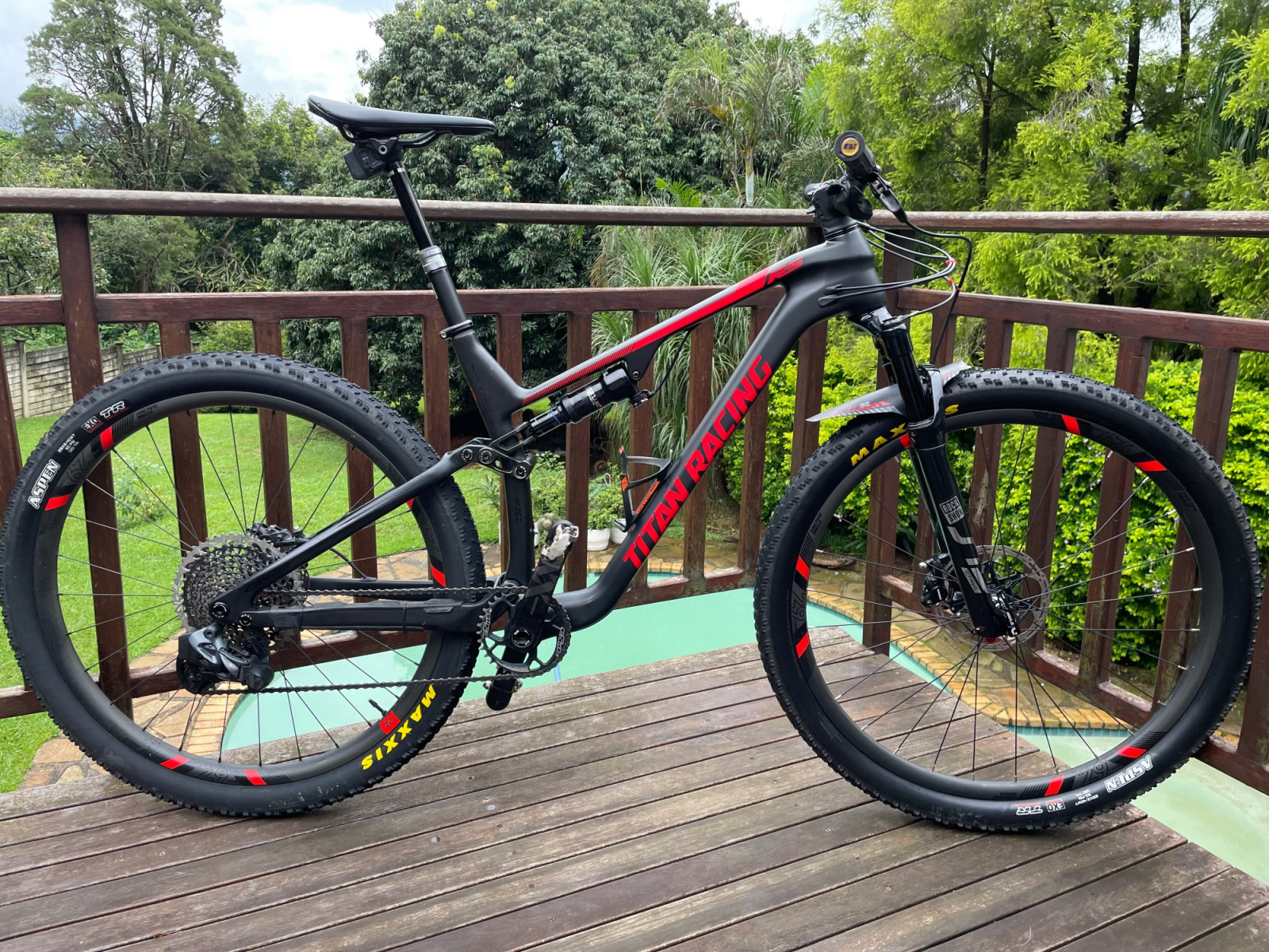 Full AXS Titan Cypher Team rs | Dual Suspension Mountain Bikes | Bike Hub