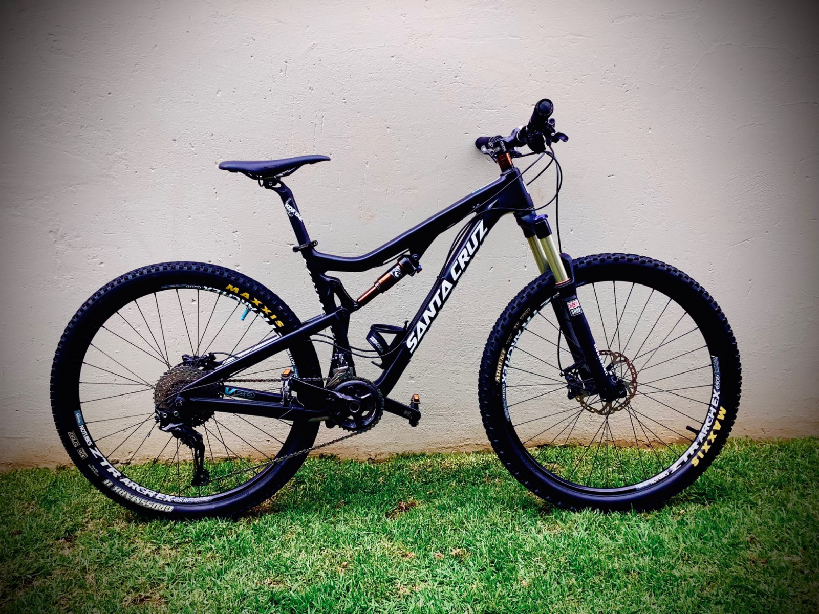 Santa Cruz 5010 carbon | Dual Suspension Mountain Bikes | Bike Hub