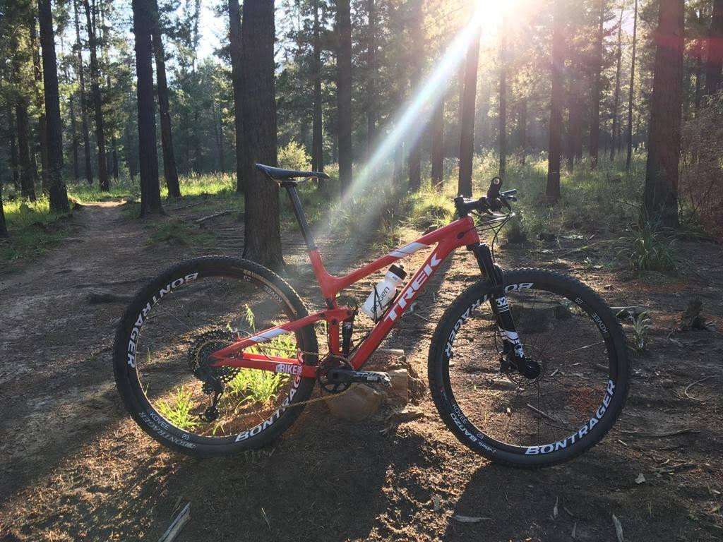 Trek Top Fuel 9.8 Full Carbon Red 2018 | Dual Suspension Mountain Bikes ...