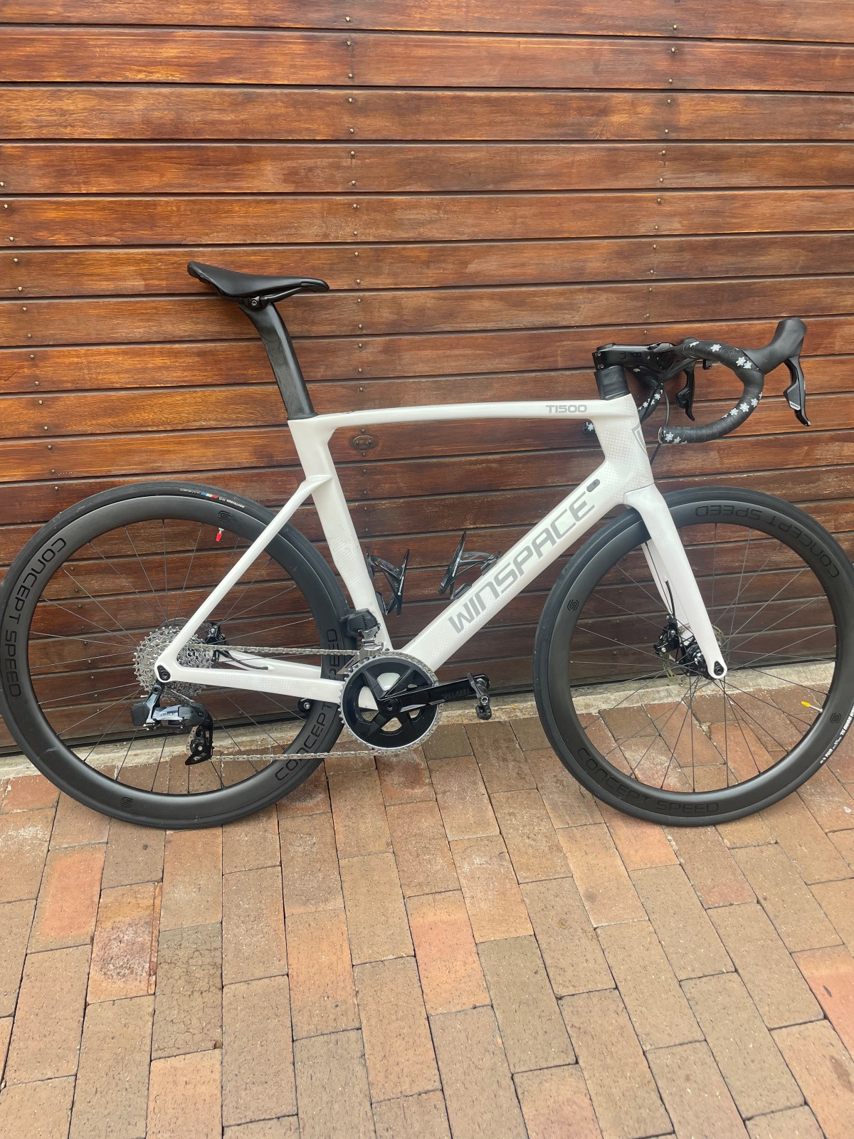 Winspace | Road Bikes | Bike Hub