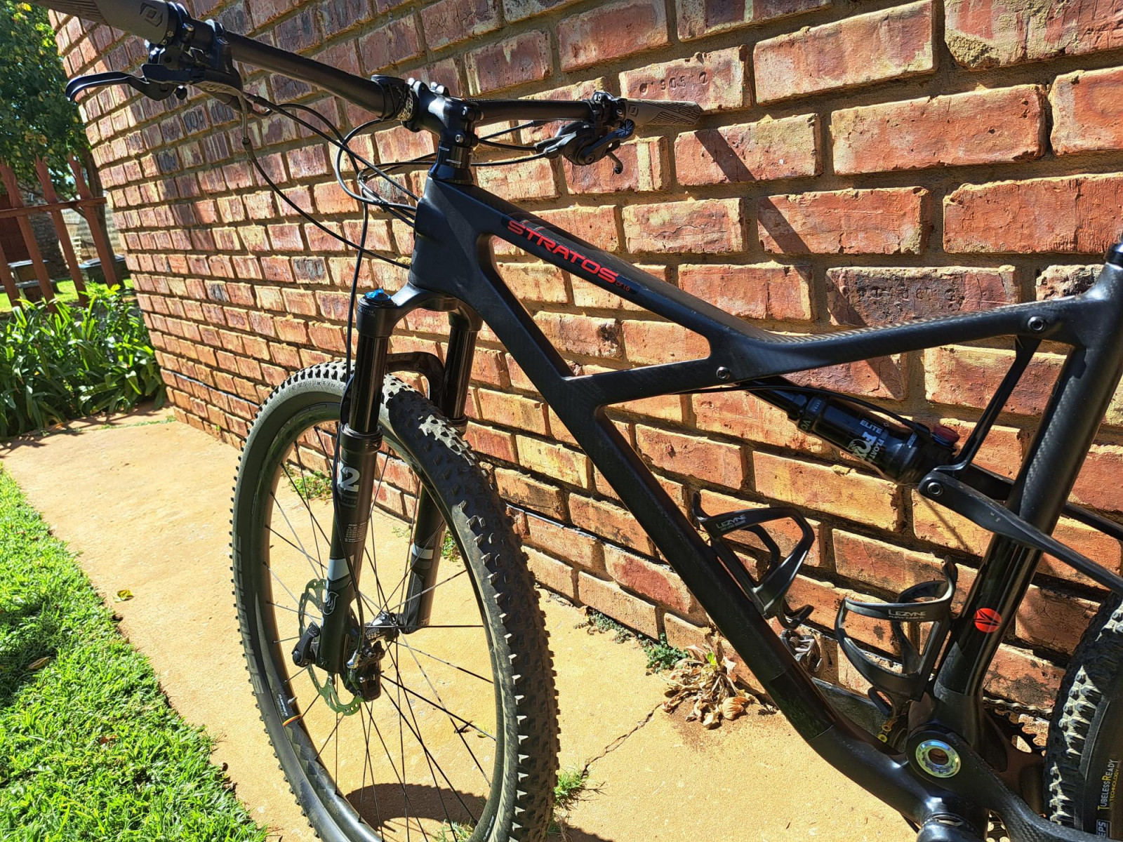 Silverback stratos CF1 | Dual Suspension Mountain Bikes | Bike Hub