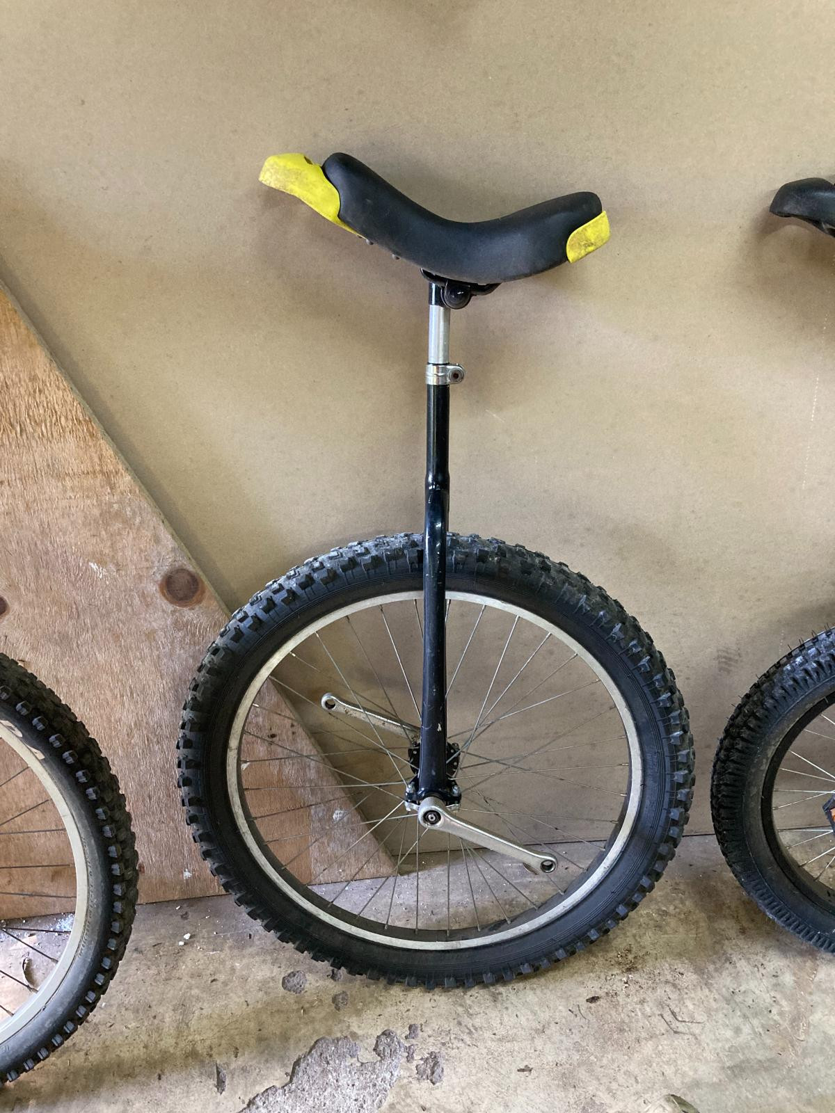 24Muni | Unicycles Bikes | Bike Hub