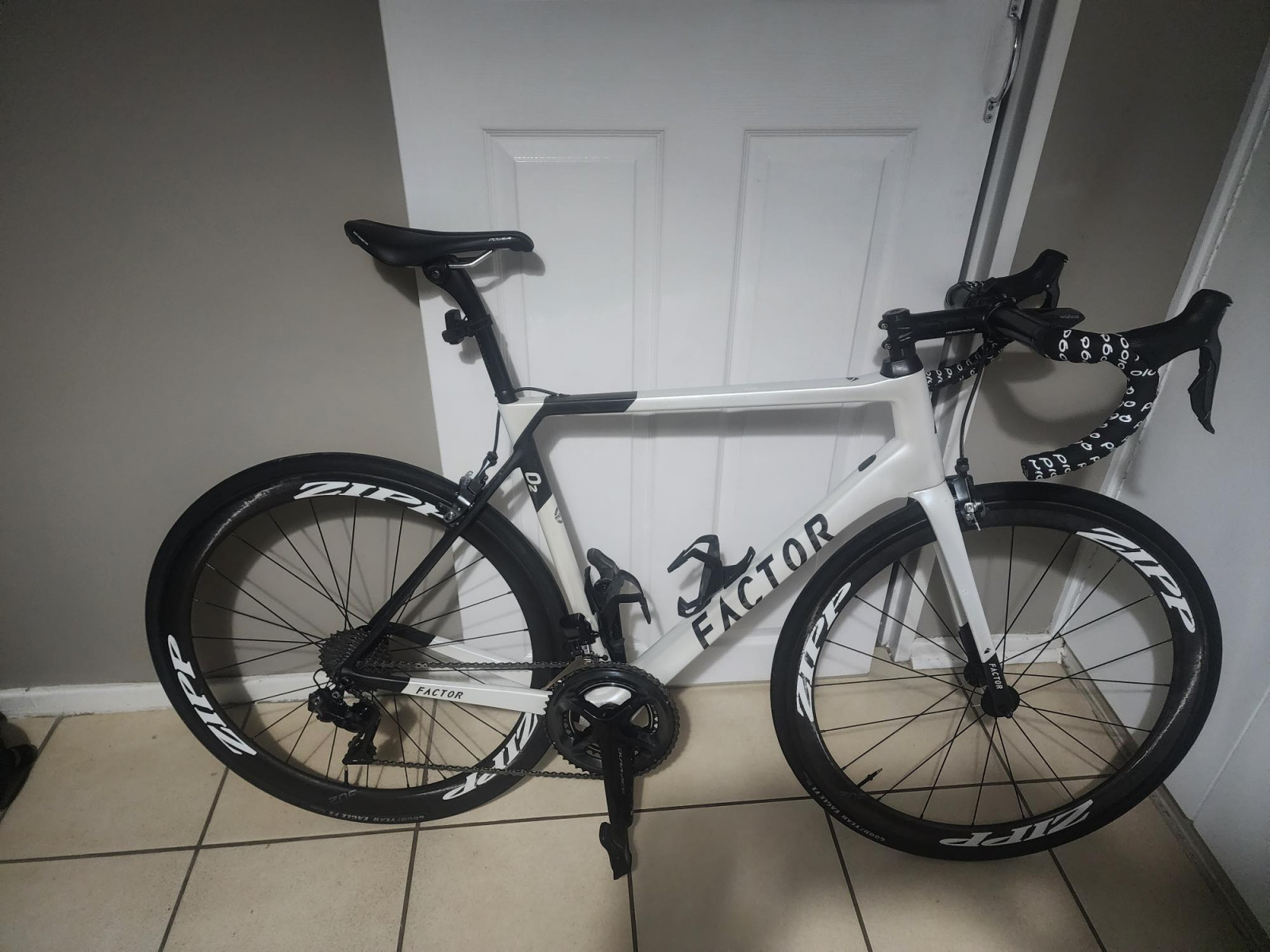 Factor O2 Pearl White | Road Bikes | Bike Hub