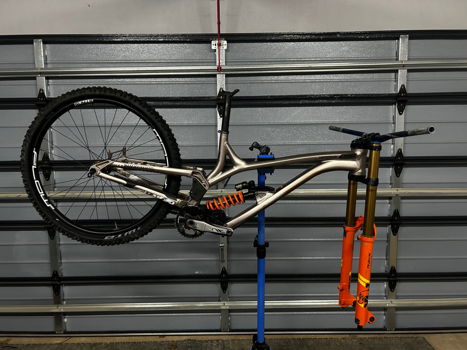 Commencal supreme size L | Bike Hub