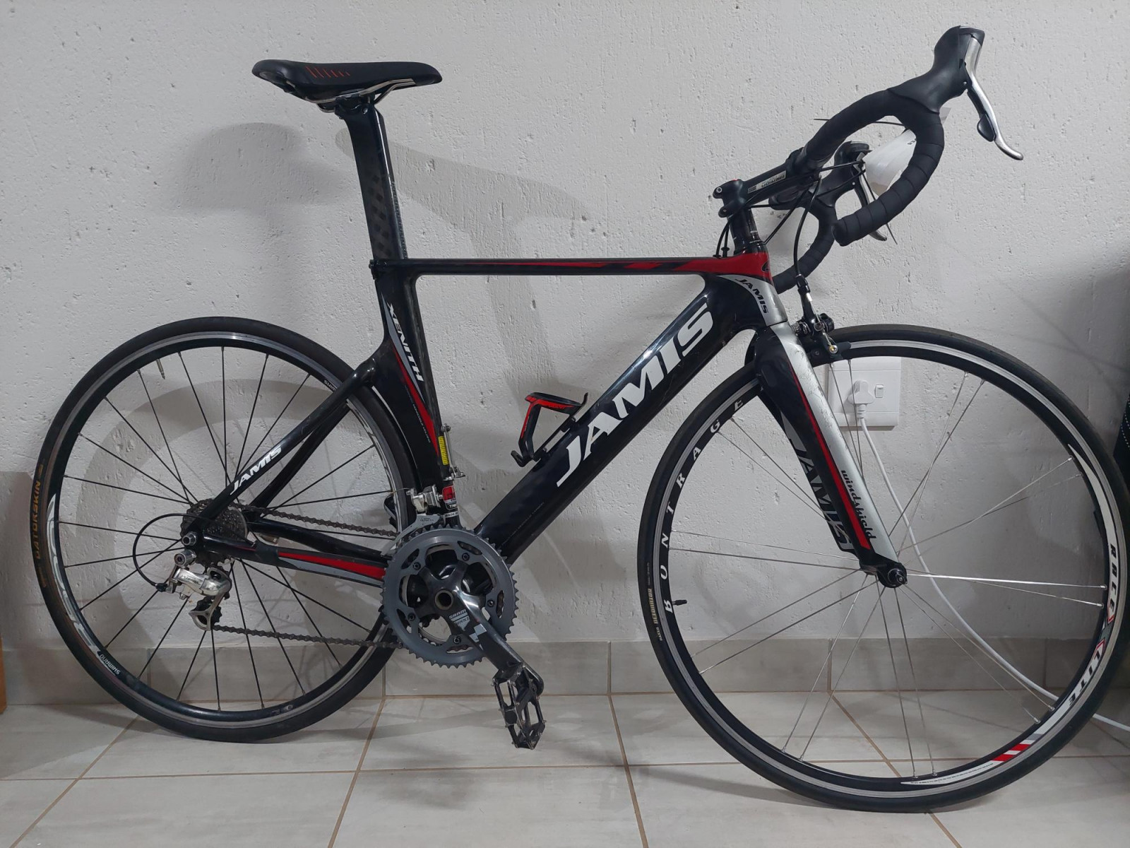 Jamis Xenith | Road Bikes | Bike Hub