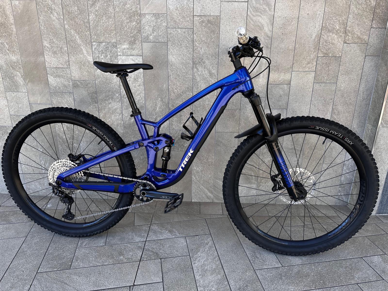 2023 Trek Fuel EX 7 M | Dual Suspension Mountain Bikes | Bike Hub
