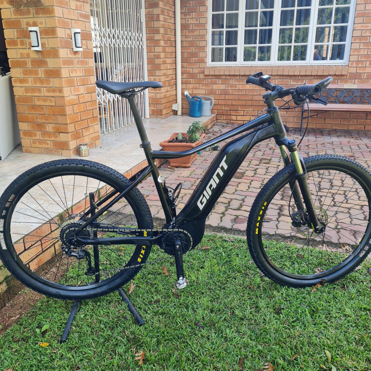 Giant Talone 2 Large | Hardtail Mountain E-Bikes | Bike Hub