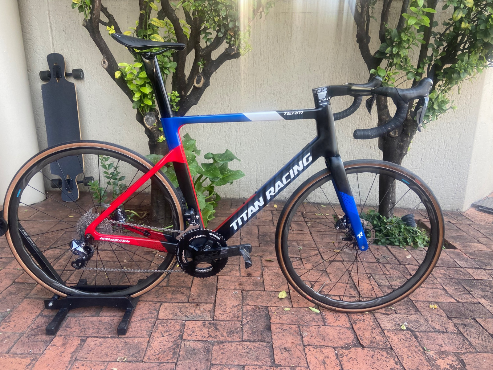 Titan Racing Disc | Road Bikes | Bike Hub