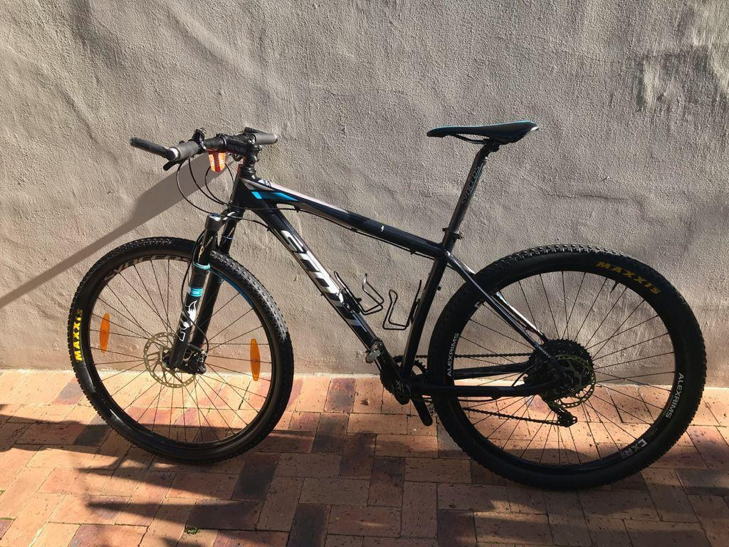 Scott Scale 940 | Hardtail Mountain Bikes | Bike Hub