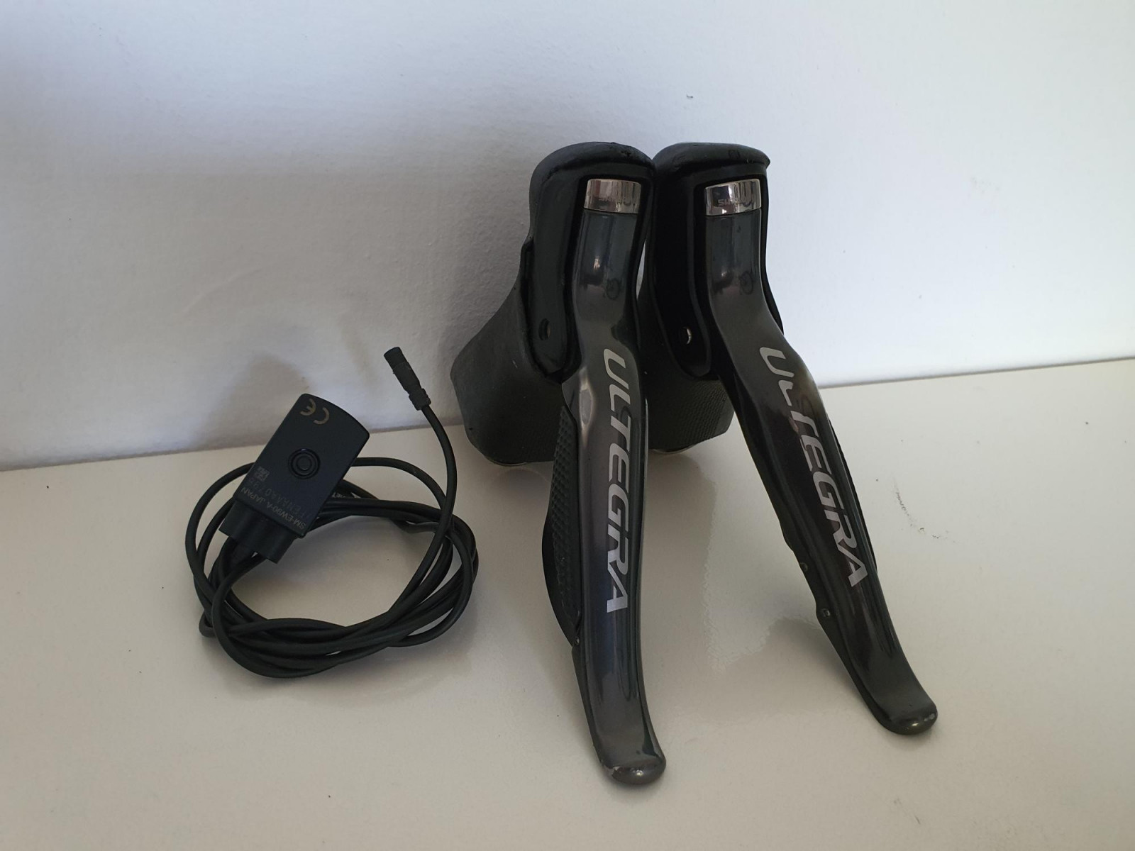 Shimano Ultegra Di2 10 Speed Shifter Set | Shifters | Bike Hub