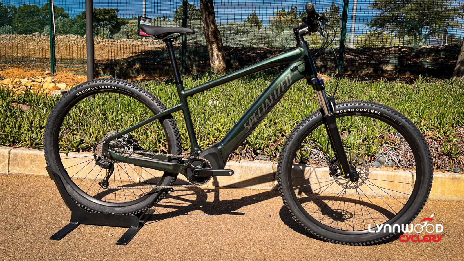 Specialized Tero 3.0 | Hardtail Mountain E-Bikes | Bike Hub