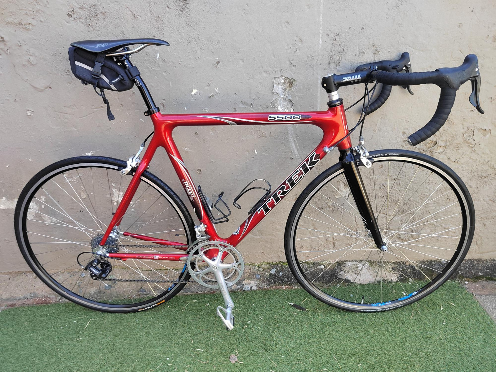 Trek 5500 OCLV Carbon | Road Bikes | Bike Hub