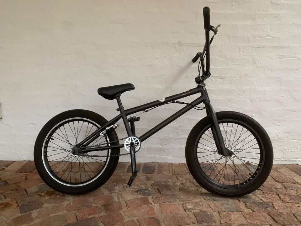 Mongoose Legion l100 BMX | BMX Bikes | Bike Hub