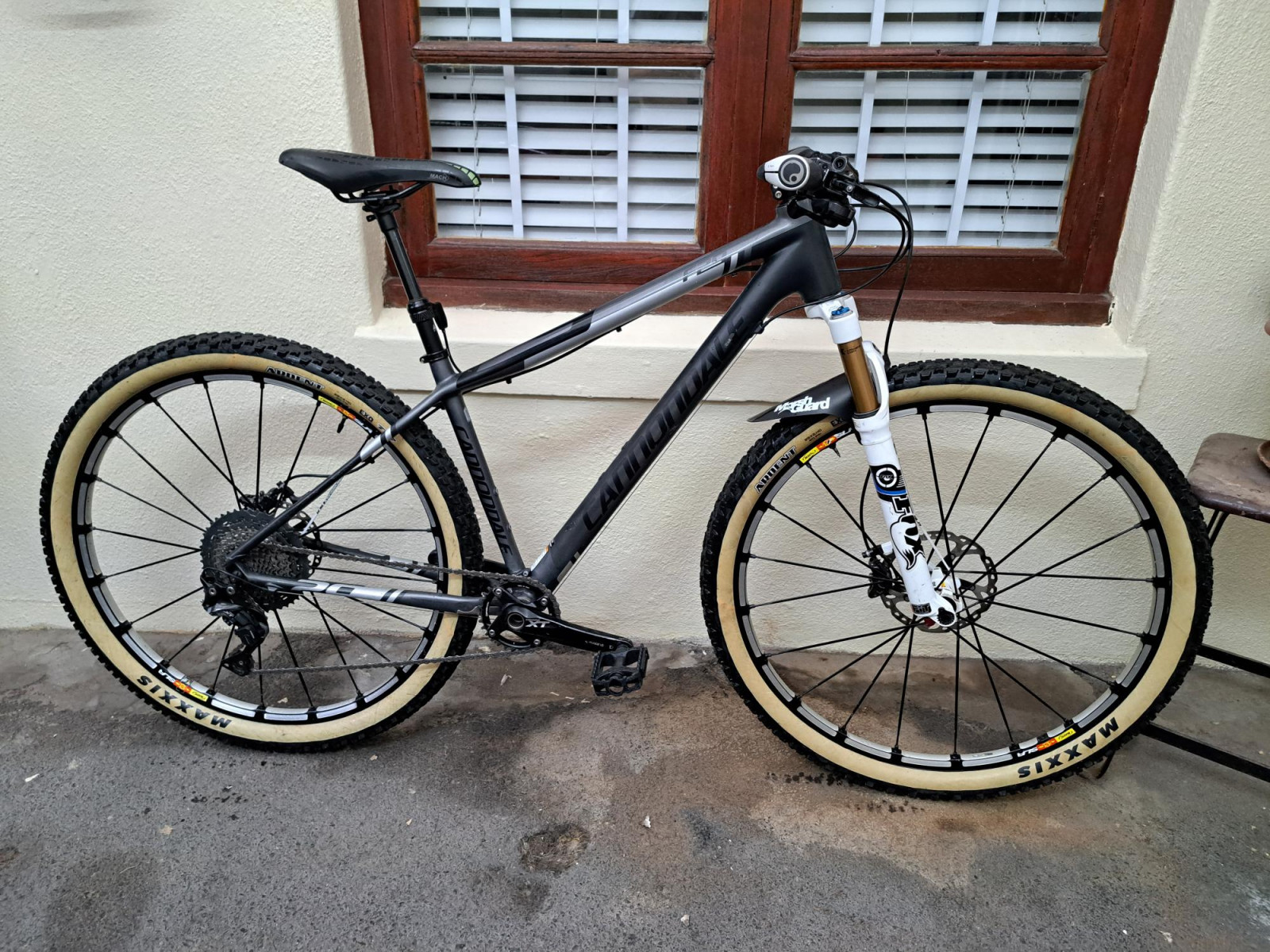 Cannondale F29 Carbon 29er | Hardtail Mountain Bikes | Bike Hub