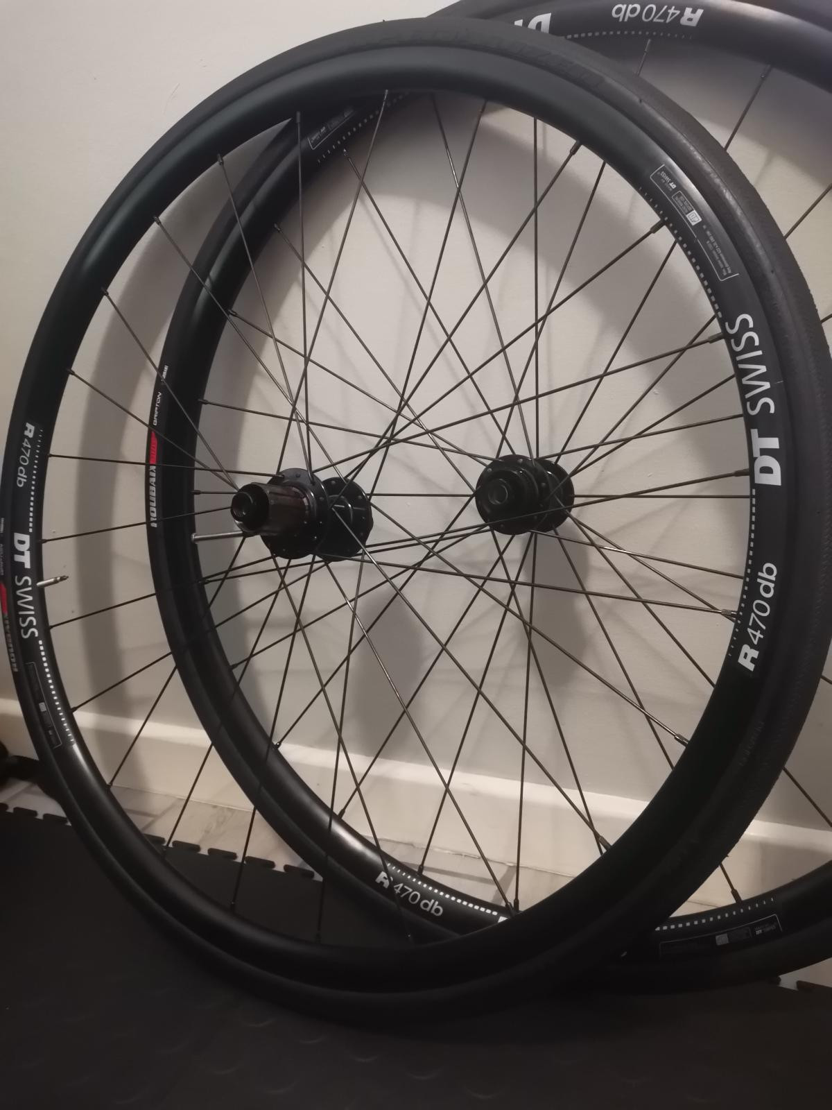 DT Swiss R470 db + Roubaix Pro tyres (new) | Road Bike Wheels | Bike Hub