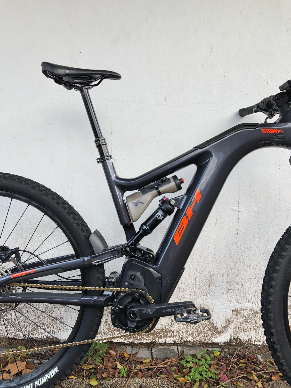 BH AtomX Carbon Lynx 5.5 Pro | Dual Suspension Mountain E-Bikes | Bike Hub