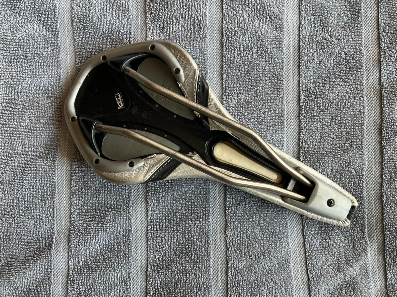 Velo Plush Titanium Rail Saddle | Bike Hub