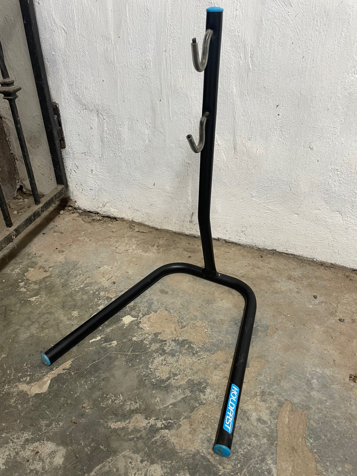 Holdfast Single Bike Stand | Bike Racks | Bike Hub