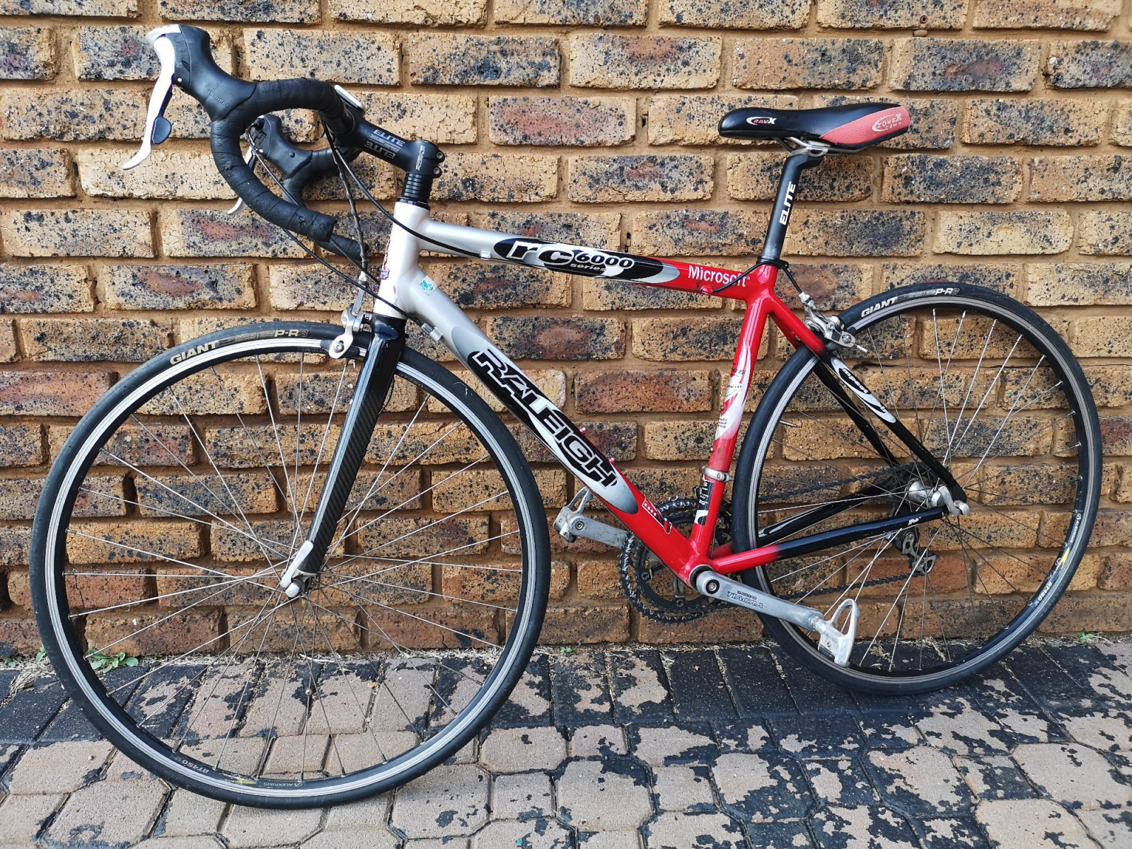 Raleigh RC6000 road bike | Road Bikes | Bike Hub