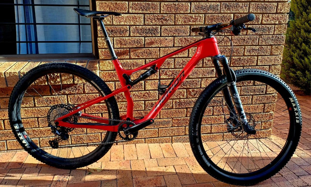 Merida 96 RC XT carbon | Dual Suspension Mountain Bikes | Bike Hub