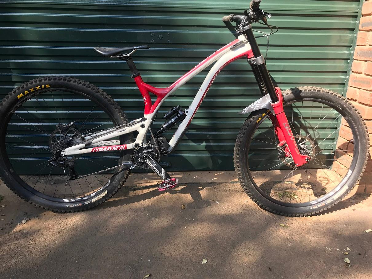 Commencal Supreme DH Team | Downhill Bikes | Bike Hub