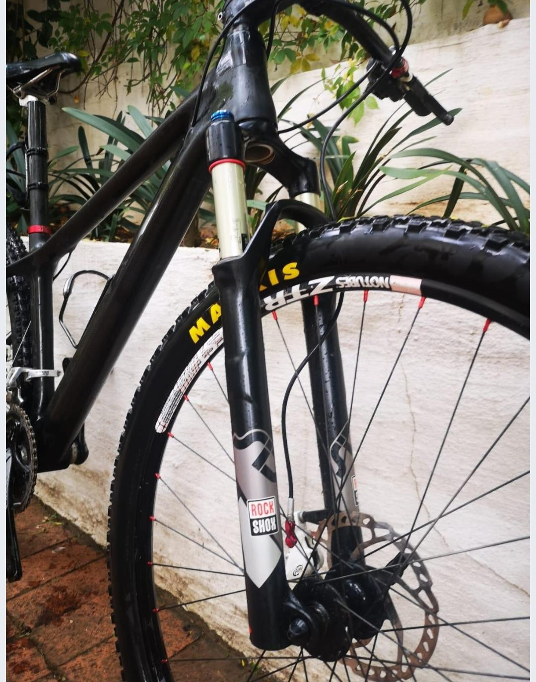 Full Carbon Black 29er | Hardtail Mountain Bikes | Bike Hub