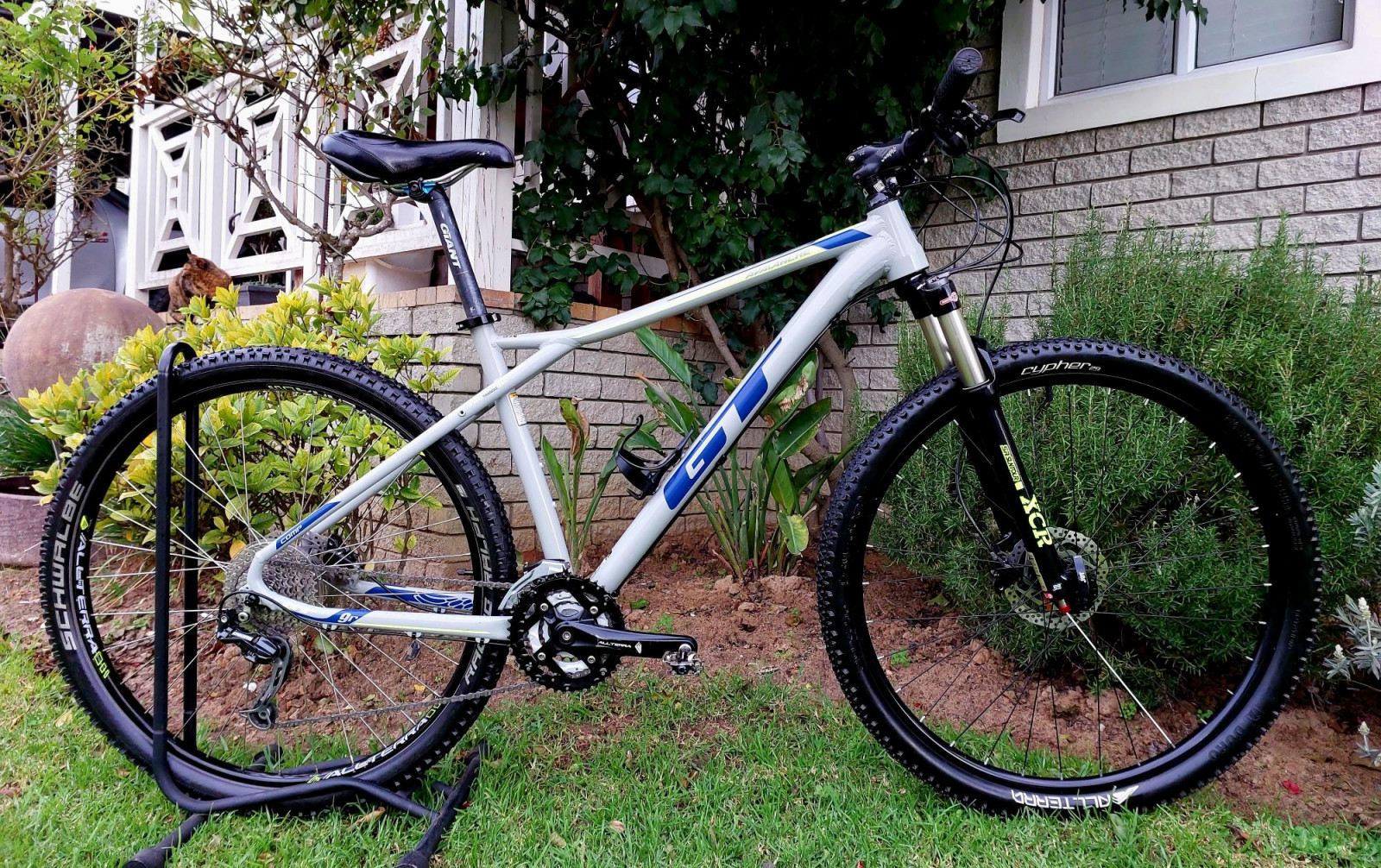 GT AVALANCHE 29ER LARGE FRAME MOUNTAIN BIKE | Hardtail Mountain Bikes ...