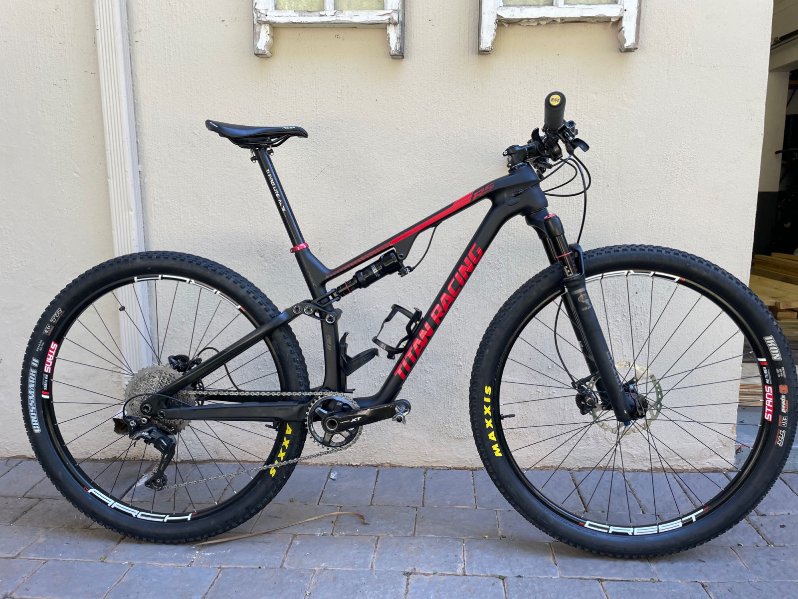 Titan Racing Cypher Carbon Team RS | Dual Suspension Mountain Bikes ...
