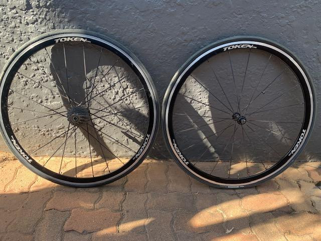 Token Rim Brake 10spd Wheel Set | Road Bike Rims | Bike Hub