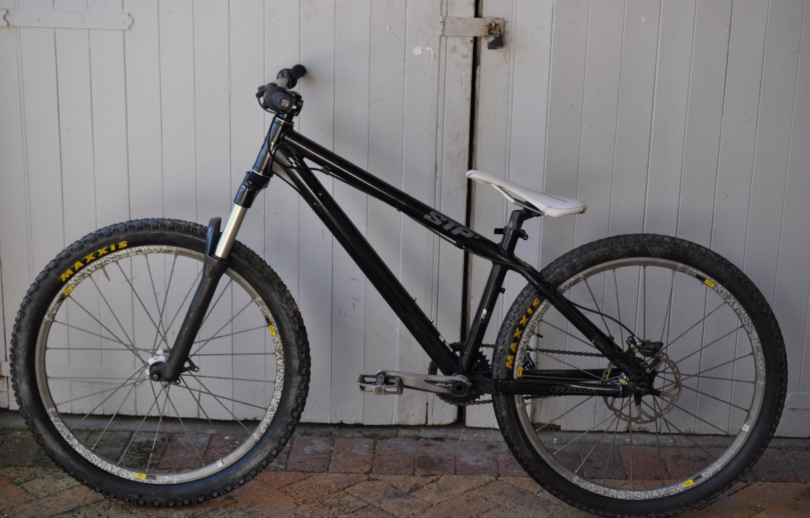 Giant STP 2 | Dirt Jump Bikes | Bike Hub