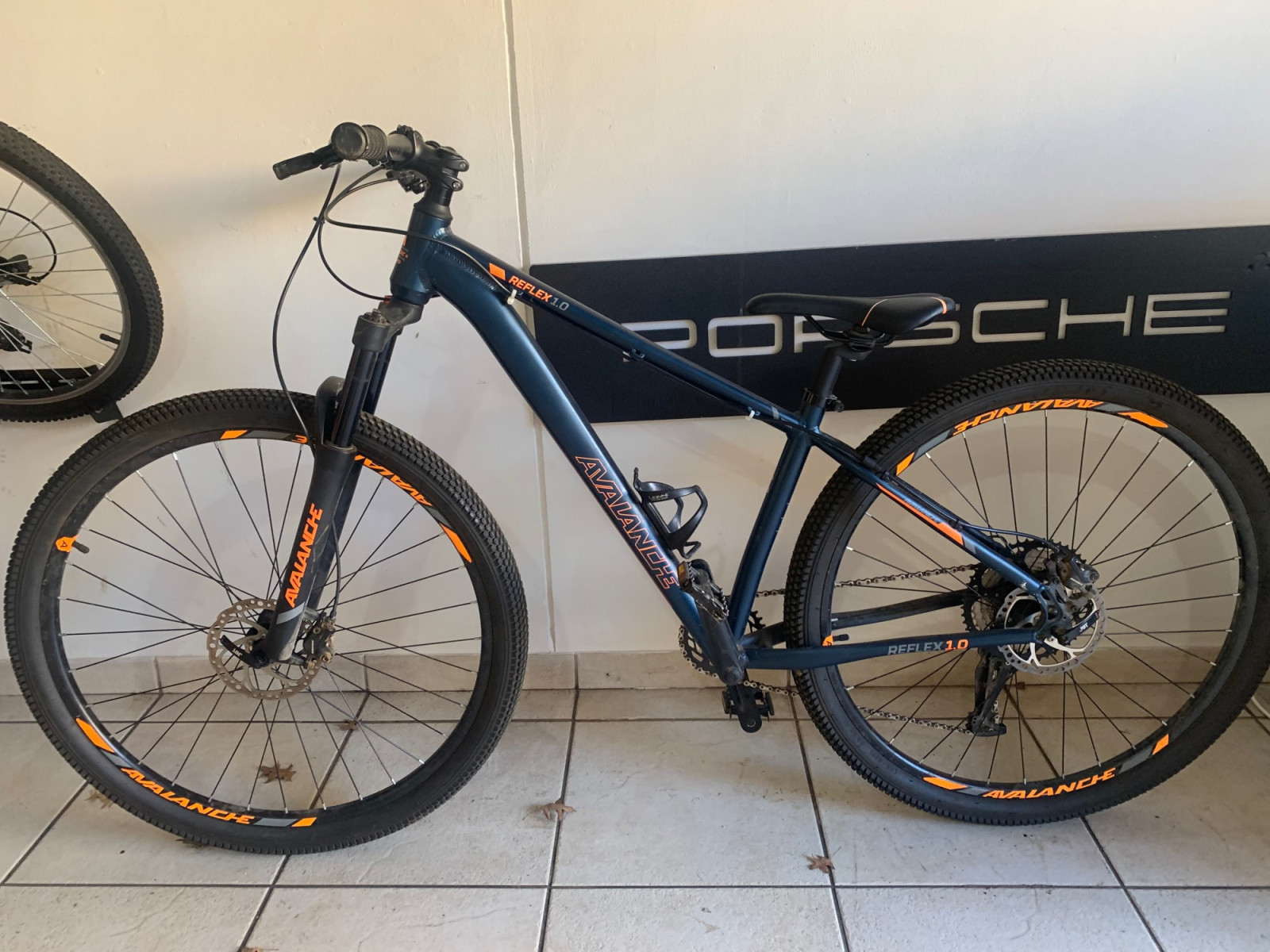 Avalanche 29 M frame Mountain Bike | Hardtail Mountain Bikes | Bike Hub