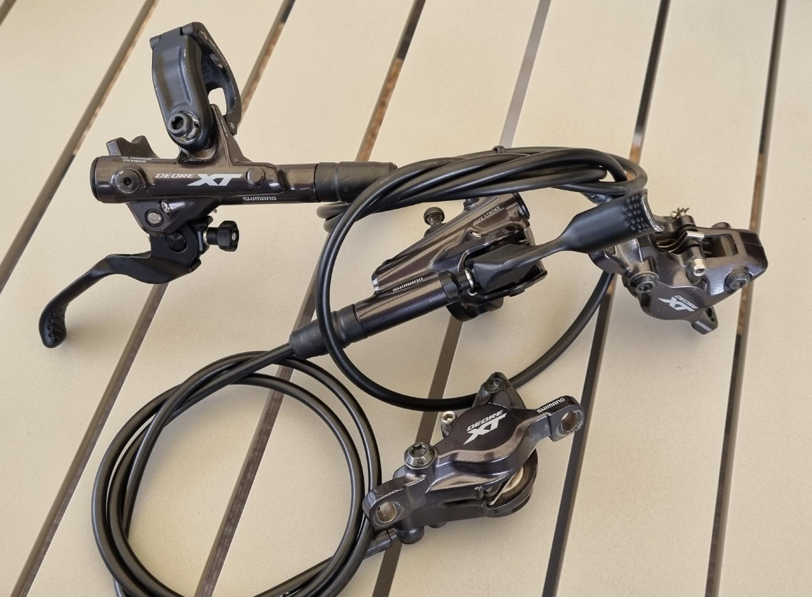 Shimano XT M8100 brakeset | Mountain Bike Brakes | Bike Hub