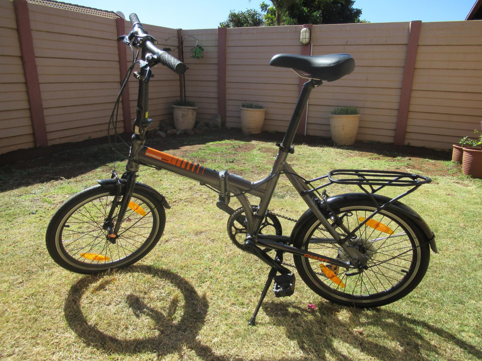 Folding bike Giant Express Way 8 speeds | Commuter Bikes | Bike Hub