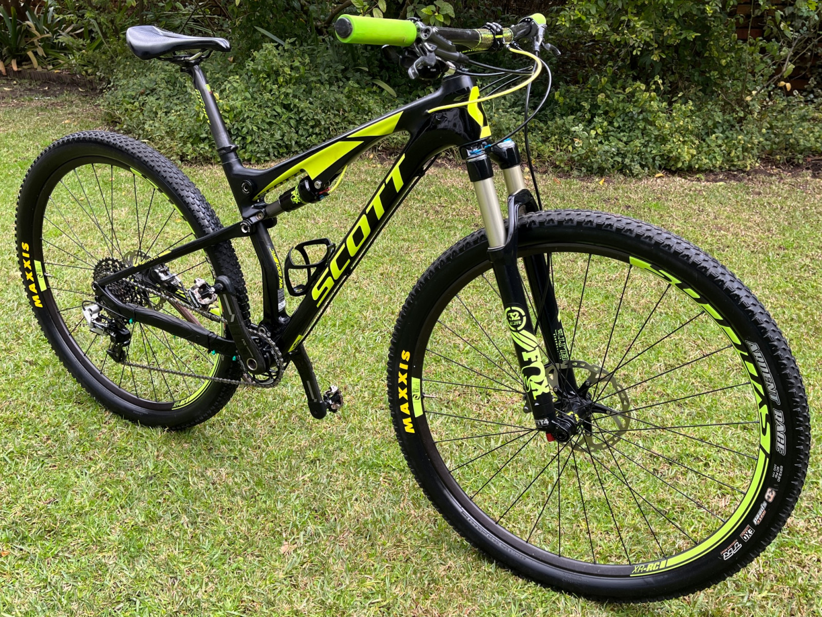 Scott Spark RC 900 | Dual Suspension Mountain Bikes | Bike Hub