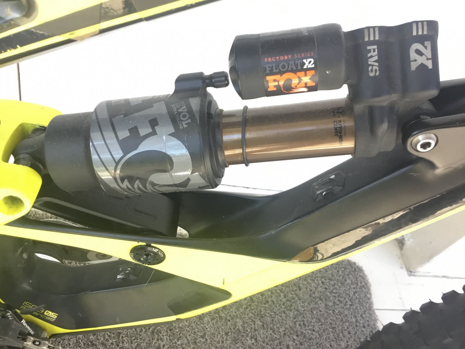 YT Capra XS mallet,650b and 26 inch kids bike 1,5m | Dual Suspension ...