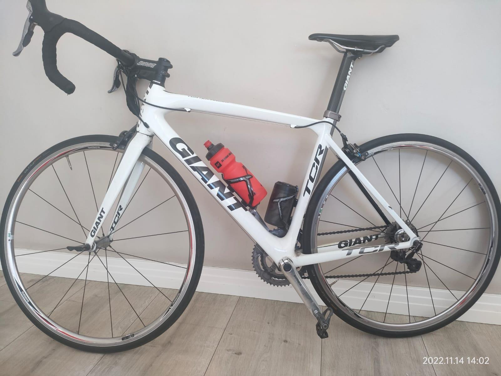 54cm (M) Carbon Giant TCR Carbon Road Bike | Road Bikes | Bike Hub