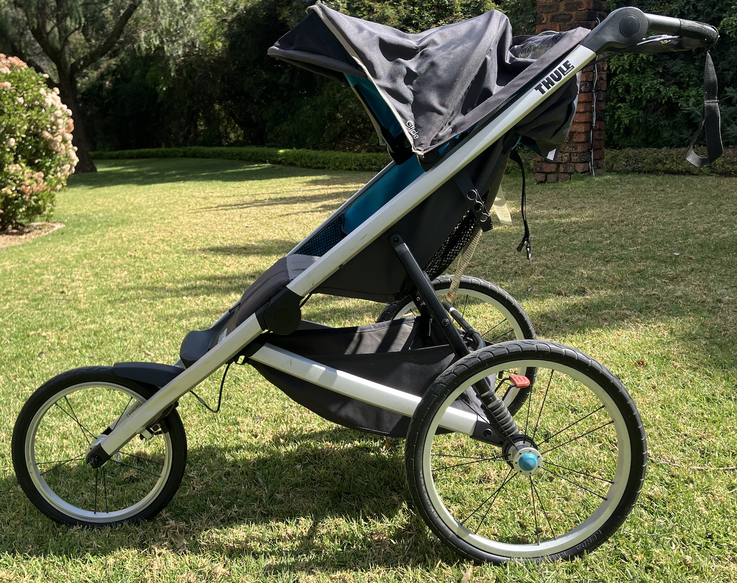 3 WHEEL THULE ROAD JOGGER /PRAM | Kids Seats & Carriers | Bike Hub